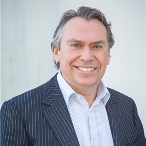 Dr. Dominic Maxwell, MD - Zee Docs